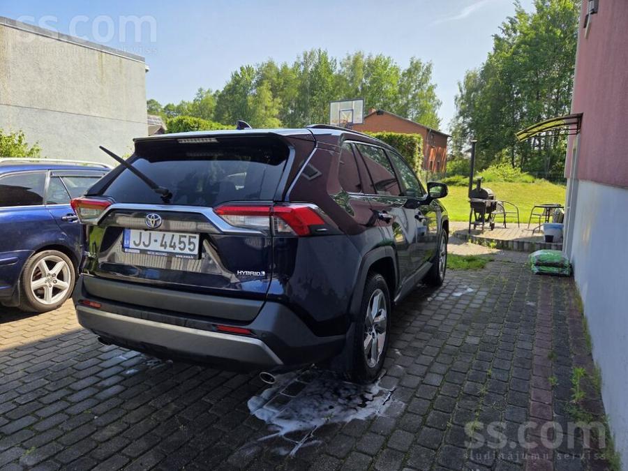 Zils Toyota RAV4 2019 Rīga, ar dzinēja tilpumu 2.50 L un nobraukumu 130 tūkst. km par 24000 €, foto 5 vietnē AUTOMOTO.COM.LV