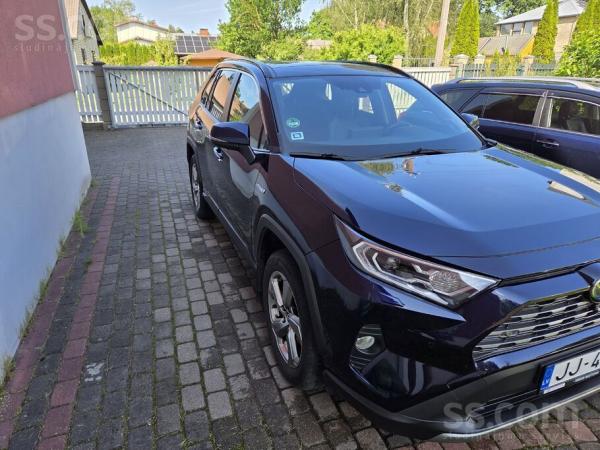 Zils Toyota RAV4 2019 Rīga, ar dzinēja tilpumu 2.50 L un nobraukumu 130 tūkst. km par 24000 €, foto 6 vietnē AUTOMOTO.COM.LV