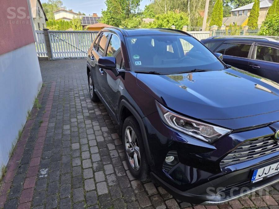 Zils Toyota RAV4 2019 Rīga, ar dzinēja tilpumu 2.50 L un nobraukumu 130 tūkst. km par 24000 €, foto 6 vietnē AUTOMOTO.COM.LV