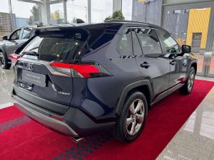 Blue Toyota RAV4 2019 in Siauliai, with an engine capacity of 2.49 L and mileage of 159 thousand km for 23900 €, photo 7 on AUTOMOTO.COM.LV