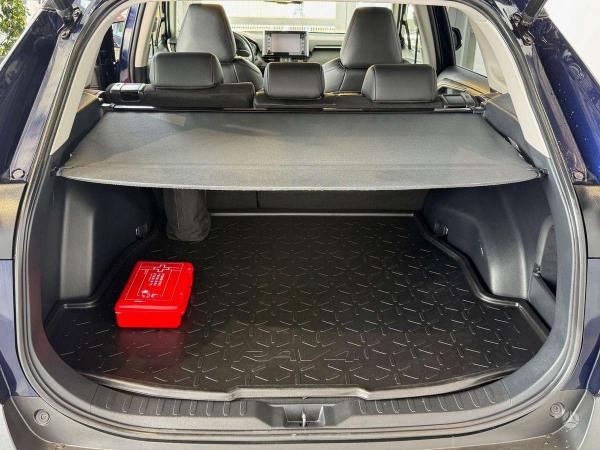 Blue Toyota RAV4 2019 in Siauliai, with an engine capacity of 2.49 L and mileage of 159 thousand km for 23900 €, photo 9 on AUTOMOTO.COM.LV