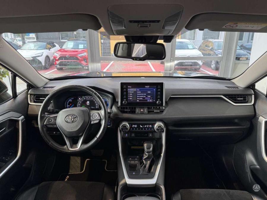 Blue Toyota RAV4 2019 in Siauliai, with an engine capacity of 2.49 L and mileage of 159 thousand km for 23900 €, photo 14 on AUTOMOTO.COM.LV