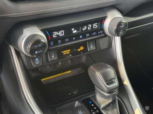 Blue Toyota RAV4 2019 in Siauliai, with an engine capacity of 2.49 L and mileage of 159 thousand km for 23900 €, photo 19 on AUTOMOTO.COM.LV