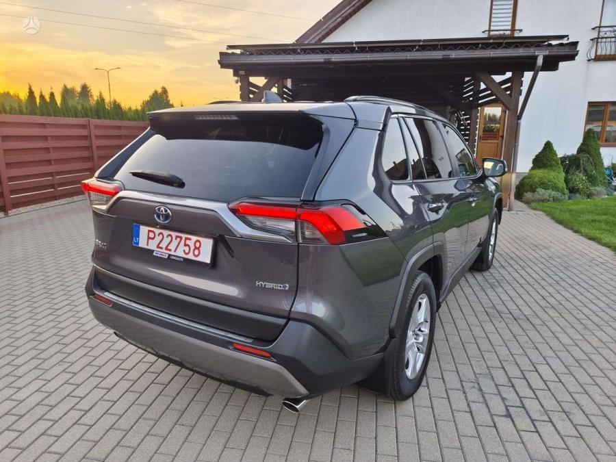 Blue Toyota RAV4 2019 in Klaipeda, with an engine capacity of 2.49 L and mileage of 262 thousand km for 20900 €, photo 8 on AUTOMOTO.COM.LV