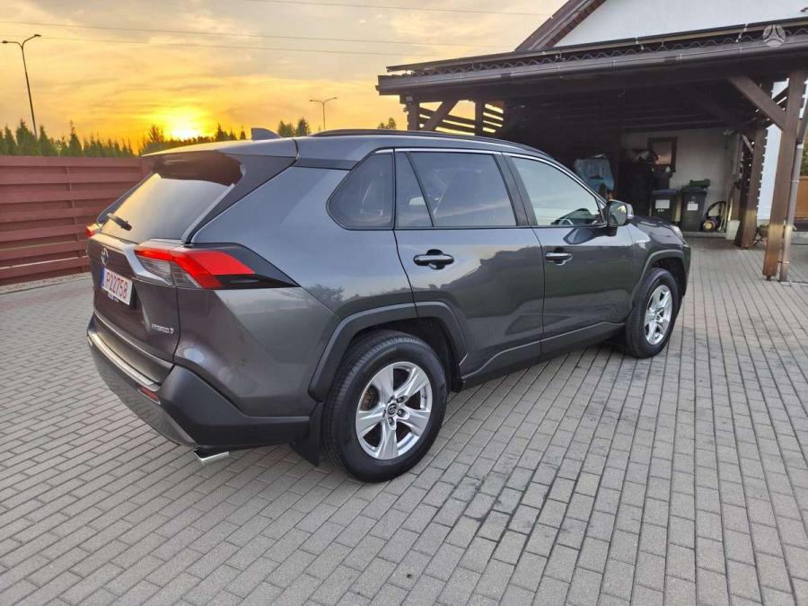 Blue Toyota RAV4 2019 in Klaipeda, with an engine capacity of 2.49 L and mileage of 262 thousand km for 20900 €, photo 9 on AUTOMOTO.COM.LV