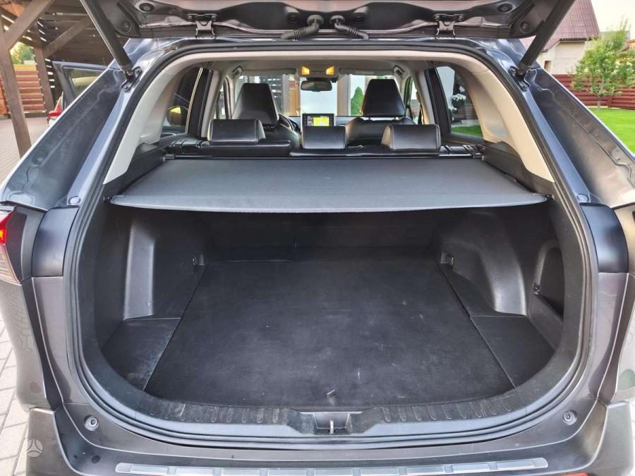 Blue Toyota RAV4 2019 in Klaipeda, with an engine capacity of 2.49 L and mileage of 262 thousand km for 20900 €, photo 16 on AUTOMOTO.COM.LV