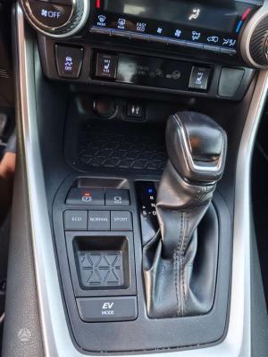 Blue Toyota RAV4 2019 in Klaipeda, with an engine capacity of 2.49 L and mileage of 262 thousand km for 20900 €, photo 23 on AUTOMOTO.COM.LV