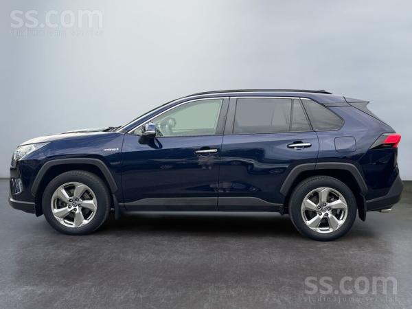 Toyota RAV4 2019 Rīga vietnē Zils Toyota RAV4 2019 Rīga, ar dzinēja tilpumu 2.50 L un nobraukumu 130 tūkst. km par 25600 €, foto 3 vietnē AUTOMOTO.COM.LV