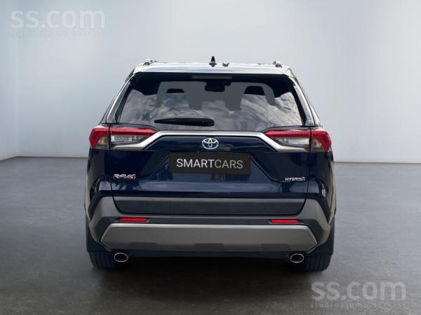 Toyota RAV4 2019 Rīga vietnē Zils Toyota RAV4 2019 Rīga, ar dzinēja tilpumu 2.50 L un nobraukumu 130 tūkst. km par 25600 €, foto 4 vietnē AUTOMOTO.COM.LV