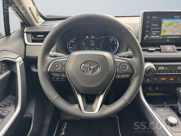 Toyota RAV4 2019 Rīga vietnē Zils Toyota RAV4 2019 Rīga, ar dzinēja tilpumu 2.50 L un nobraukumu 130 tūkst. km par 25600 €, foto 10 vietnē AUTOMOTO.COM.LV