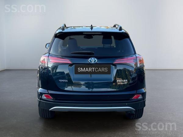 Toyota RAV4 2019 Rīga vietnē Zils Toyota RAV4 2019 Rīga, ar dzinēja tilpumu 2.50 L un nobraukumu 123 tūkst. km par 20740 €, foto 5 vietnē AUTOMOTO.COM.LV