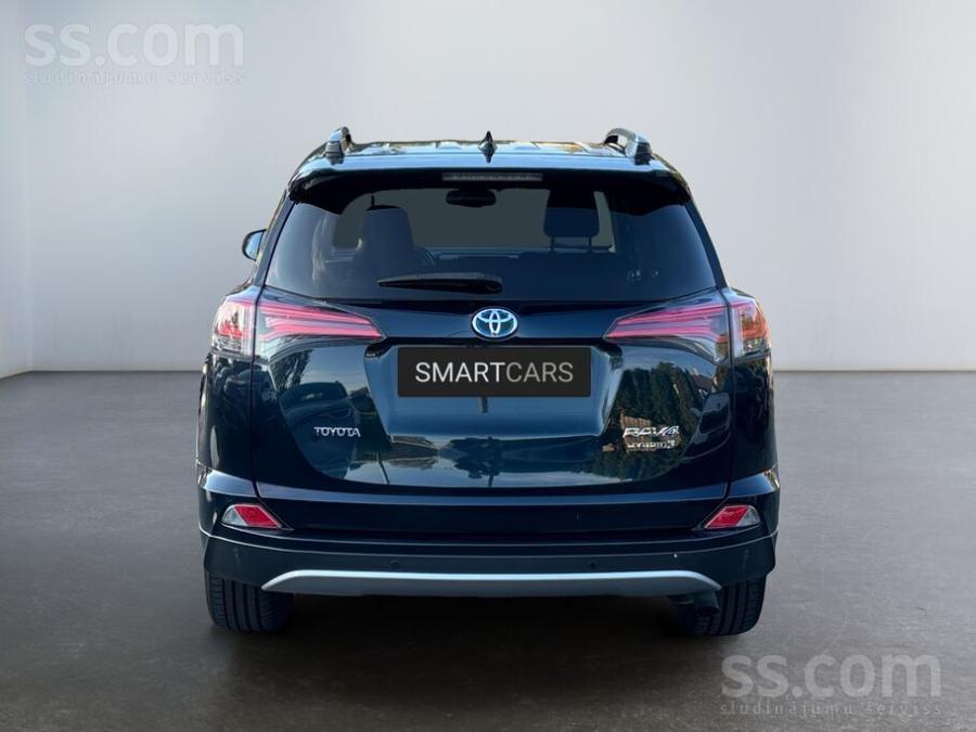 Zils Toyota RAV4 2019 Rīga, ar dzinēja tilpumu 2.50 L un nobraukumu 123 tūkst. km par 20740 €, foto 5 vietnē AUTOMOTO.COM.LV