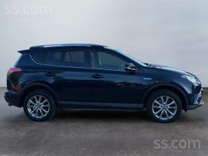 Zils Toyota RAV4 2019 Rīga, ar dzinēja tilpumu 2.50 L un nobraukumu 123 tūkst. km par 20740 €, foto 7 vietnē AUTOMOTO.COM.LV
