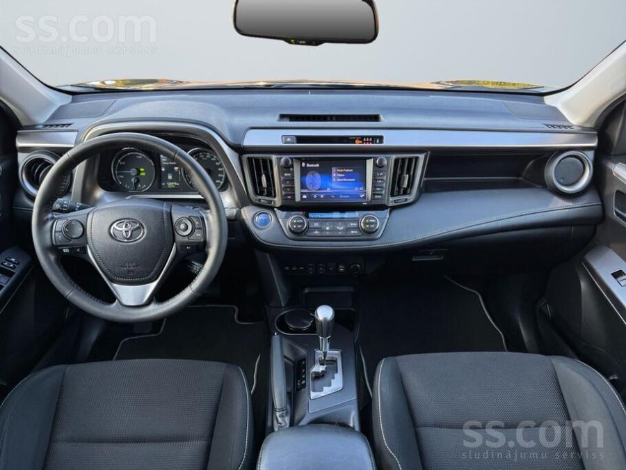 Zils Toyota RAV4 2019 Rīga, ar dzinēja tilpumu 2.50 L un nobraukumu 123 tūkst. km par 20740 €, foto 13 vietnē AUTOMOTO.COM.LV