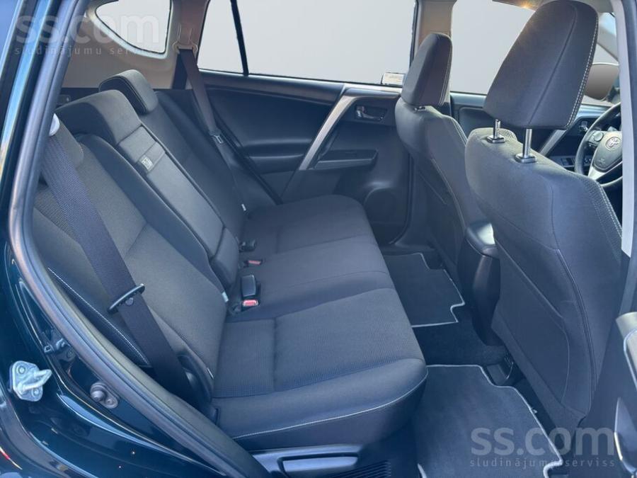Zils Toyota RAV4 2019 Rīga, ar dzinēja tilpumu 2.50 L un nobraukumu 123 tūkst. km par 20740 €, foto 15 vietnē AUTOMOTO.COM.LV