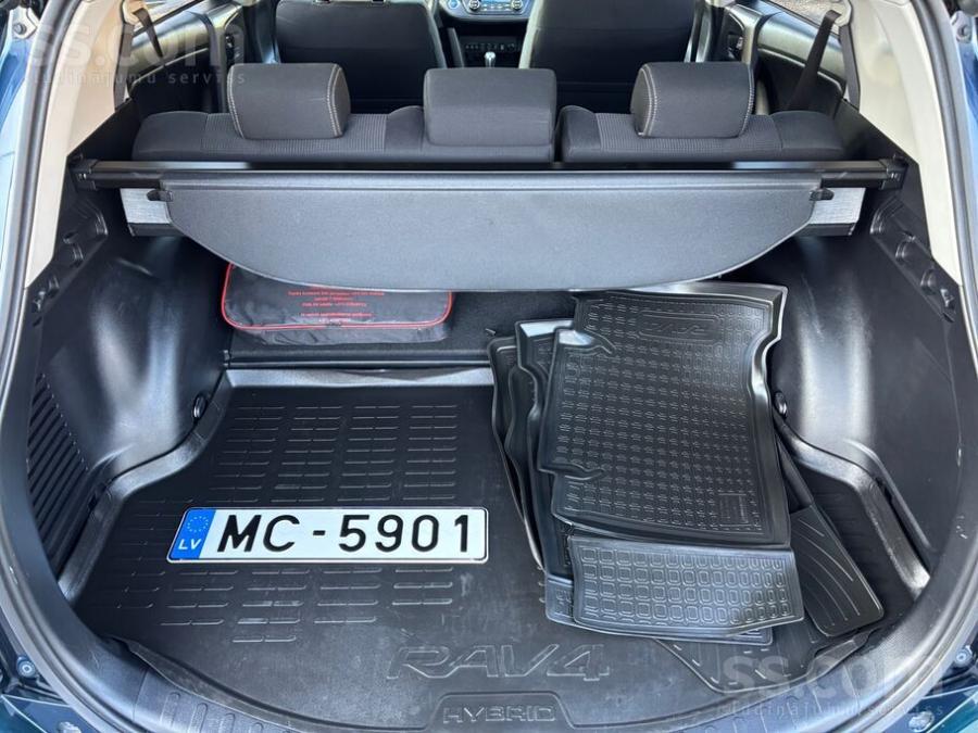 Zils Toyota RAV4 2019 Rīga, ar dzinēja tilpumu 2.50 L un nobraukumu 123 tūkst. km par 20740 €, foto 22 vietnē AUTOMOTO.COM.LV