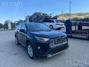 Blue Toyota RAV4 2019 in Riga, with an engine capacity of 2.50 L and mileage of 73 thousand km for 26999 €, photo  on AUTOMOTO.COM.LV