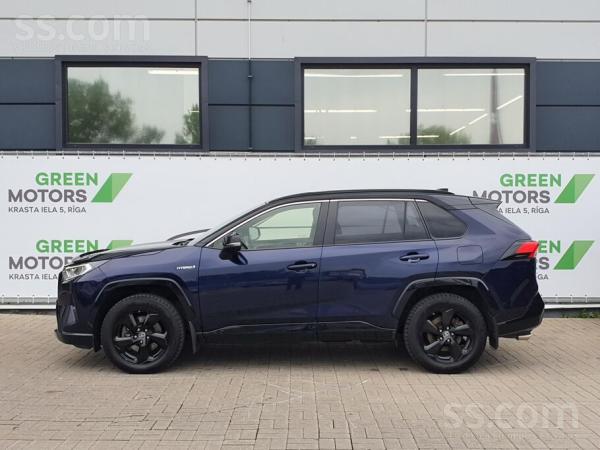 Blue Toyota RAV4 2020 in Riga, with an engine capacity of 2.50 L and mileage of 215 thousand km for 20900 €, photo 3 on AUTOMOTO.COM.LV