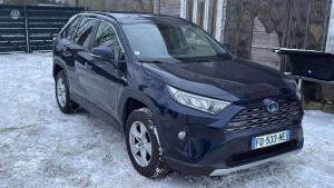 Blue Toyota RAV4 2020 in Jonava, with an engine capacity of 2.49 L and mileage of 70 thousand km for 21200 €, photo 3 on AUTOMOTO.COM.LV