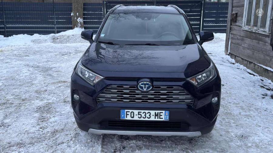 Blue Toyota RAV4 2020 in Jonava, with an engine capacity of 2.49 L and mileage of 70 thousand km for 21200 €, photo 10 on AUTOMOTO.COM.LV