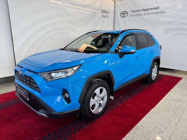 Blue Toyota RAV4 2020 in Siauliai, with an engine capacity of 2.49 L and mileage of 98 thousand km for 27900 €, photo 1 on AUTOMOTO.COM.LV
