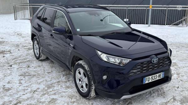 Blue Toyota RAV4 2020 in Kaunas, with an engine capacity of 2.49 L and mileage of 71 thousand km for 25999 €, photo 3 on AUTOMOTO.COM.LV