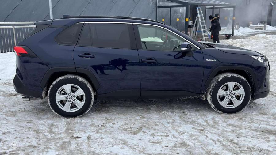 Zils Toyota RAV4 2020 Kauņa, ar dzinēja tilpumu 2.49 L un nobraukumu 71 tūkst. km par 25999 €, foto 4 vietnē AUTOMOTO.COM.LV
