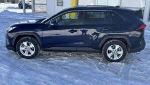 Blue Toyota RAV4 2020 in Jonava, with an engine capacity of 2.49 L and mileage of 71 thousand km for 24500 €, photo 4 on AUTOMOTO.COM.LV