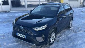 Blue Toyota RAV4 2020 in Jonava, with an engine capacity of 2.49 L and mileage of 71 thousand km for 24300 €, photo 9 on AUTOMOTO.COM.LV