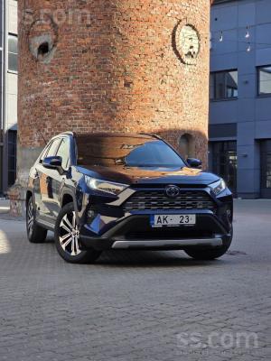 Zils Toyota RAV4 2020 Rīga, ar dzinēja tilpumu 2.50 L un nobraukumu 63 tūkst. km par 27500 €, foto  vietnē AUTOMOTO.COM.LV