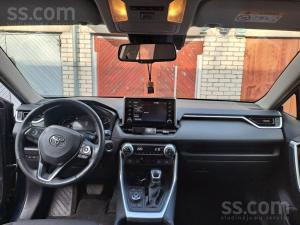 Zils Toyota RAV4 2020 Rīga, ar dzinēja tilpumu 2.00 L un nobraukumu 133 tūkst. km par 19500 €, foto 5 vietnē AUTOMOTO.COM.LV