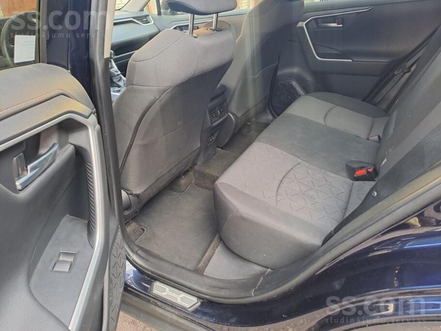 Zils Toyota RAV4 2020 Rīga, ar dzinēja tilpumu 2.00 L un nobraukumu 133 tūkst. km par 19500 €, foto 10 vietnē AUTOMOTO.COM.LV