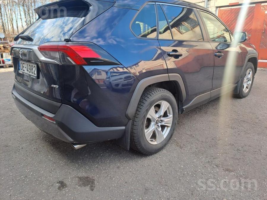 Zils Toyota RAV4 2020 Rīga, ar dzinēja tilpumu 2.00 L un nobraukumu 133 tūkst. km par 19500 €, foto 12 vietnē AUTOMOTO.COM.LV