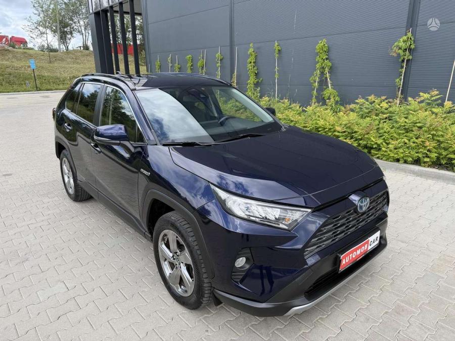 Zils Toyota RAV4 2020 Viļņa, ar dzinēja tilpumu 2.49 L un nobraukumu 65 tūkst. km par 27950 €, foto 3 vietnē AUTOMOTO.COM.LV