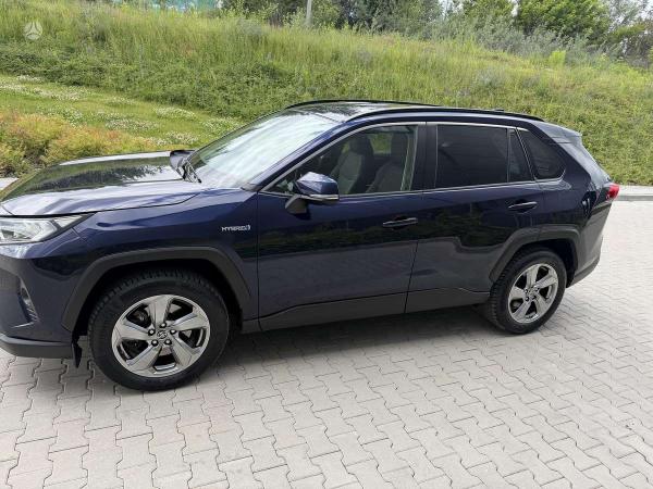 Синий Тойота РАВ 4 2020 в Вильнюс, объемом двигателя 2.49 л и пробегом 65 тыс. км за 27950 €, фото 7 на AUTOMOTO.COM.LV