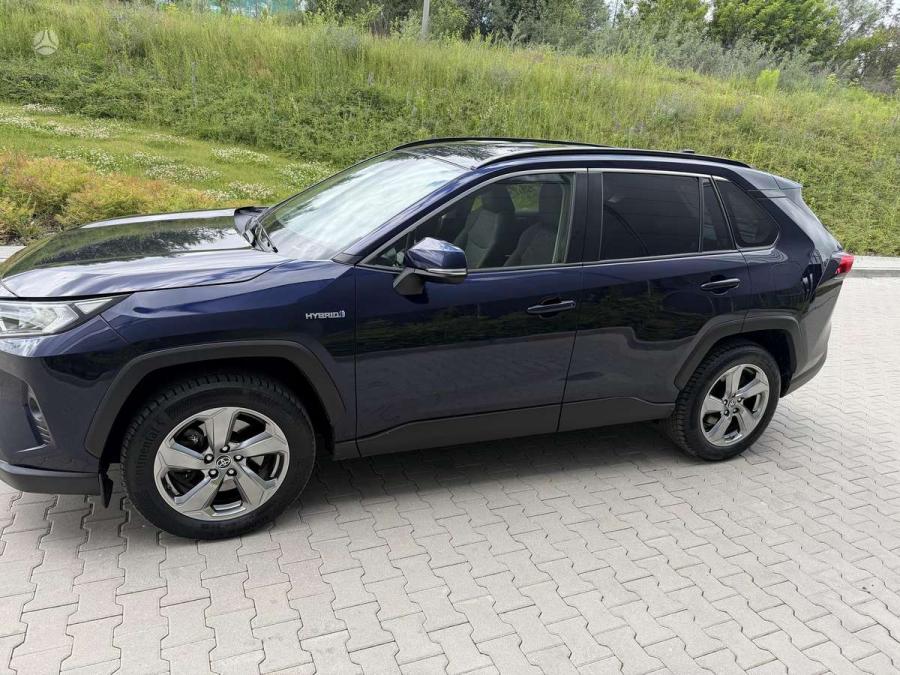Zils Toyota RAV4 2020 Viļņa, ar dzinēja tilpumu 2.49 L un nobraukumu 65 tūkst. km par 27950 €, foto 8 vietnē AUTOMOTO.COM.LV