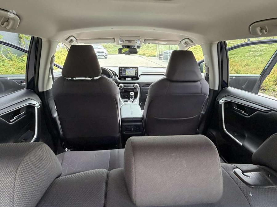 Zils Toyota RAV4 2020 Viļņa, ar dzinēja tilpumu 2.49 L un nobraukumu 65 tūkst. km par 27950 €, foto 28 vietnē AUTOMOTO.COM.LV