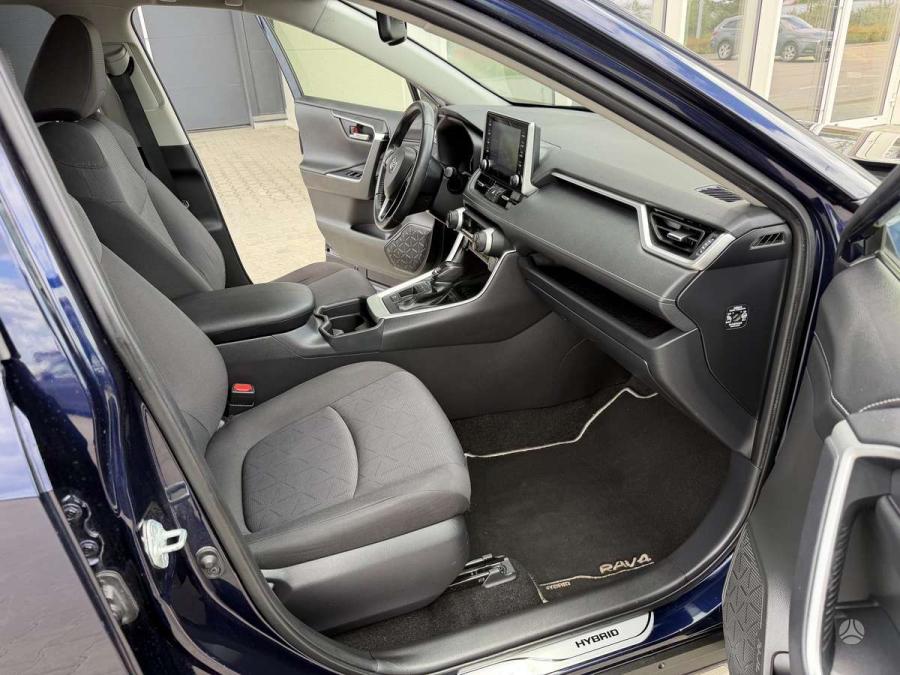 Zils Toyota RAV4 2020 Viļņa, ar dzinēja tilpumu 2.49 L un nobraukumu 65 tūkst. km par 27950 €, foto 36 vietnē AUTOMOTO.COM.LV