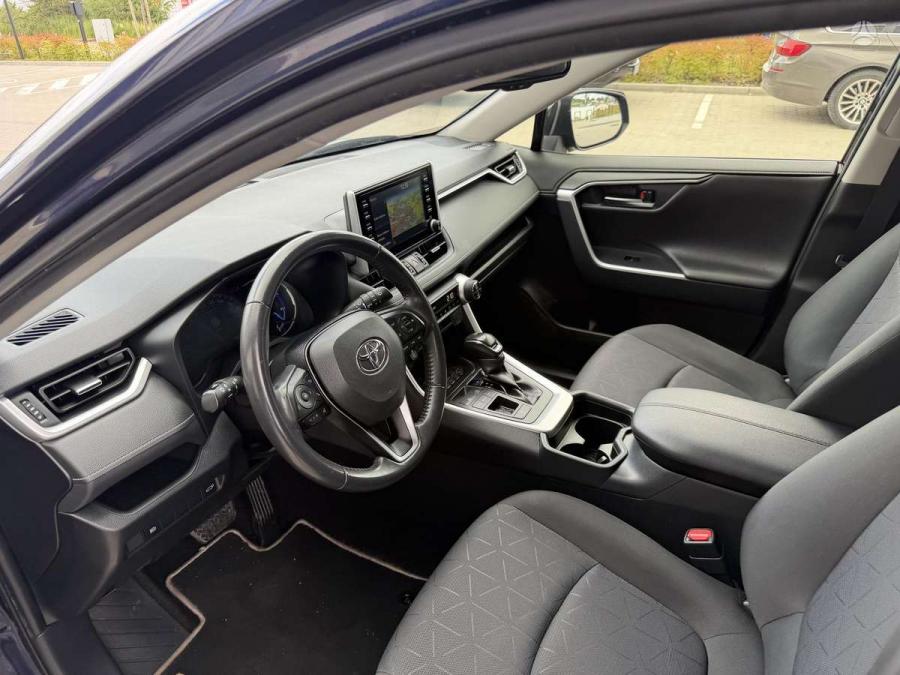Zils Toyota RAV4 2020 Viļņa, ar dzinēja tilpumu 2.49 L un nobraukumu 65 tūkst. km par 27950 €, foto 41 vietnē AUTOMOTO.COM.LV