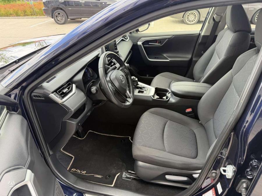 Zils Toyota RAV4 2020 Viļņa, ar dzinēja tilpumu 2.49 L un nobraukumu 65 tūkst. km par 27950 €, foto 44 vietnē AUTOMOTO.COM.LV