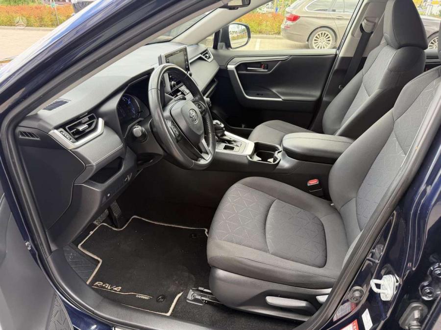 Zils Toyota RAV4 2020 Viļņa, ar dzinēja tilpumu 2.49 L un nobraukumu 65 tūkst. km par 27950 €, foto 45 vietnē AUTOMOTO.COM.LV