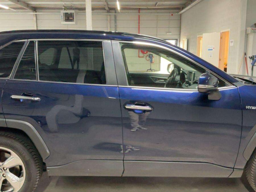 Zils Toyota RAV4 2020 Daugavpils, ar dzinēja tilpumu 2.49 L un nobraukumu 166 tūkst. km par 25750 €, foto 5 vietnē AUTOMOTO.COM.LV