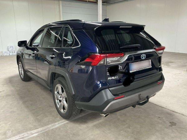 Blue Toyota RAV4 2020 in Daugavpils, with an engine capacity of 2.49 L and mileage of 166 thousand km for 25750 €, photo 7 on AUTOMOTO.COM.LV