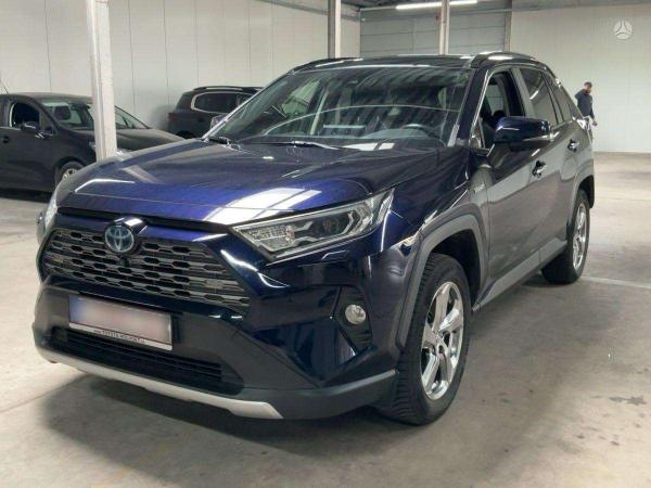 Blue Toyota RAV4 2020 in Daugavpils, with an engine capacity of 2.49 L and mileage of 166 thousand km for 25750 €, photo 8 on AUTOMOTO.COM.LV