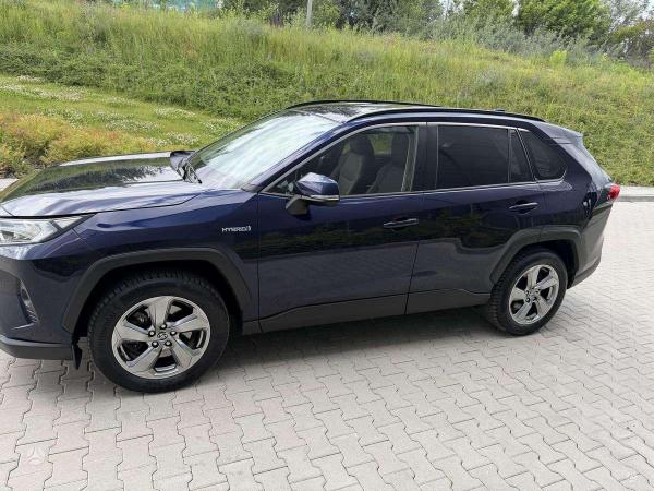 Синий Тойота РАВ 4 2020 в Вильнюс, объемом двигателя 2.49 л и пробегом 65 тыс. км за 27950 €, фото 7 на AUTOMOTO.COM.LV