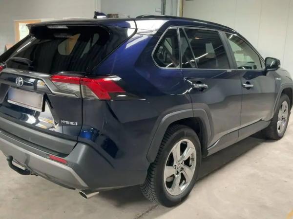 Blue Toyota RAV4 2020 in Daugavpils, with an engine capacity of 2.50 L and mileage of 166 thousand km for 25950 €, photo 4 on AUTOMOTO.COM.LV