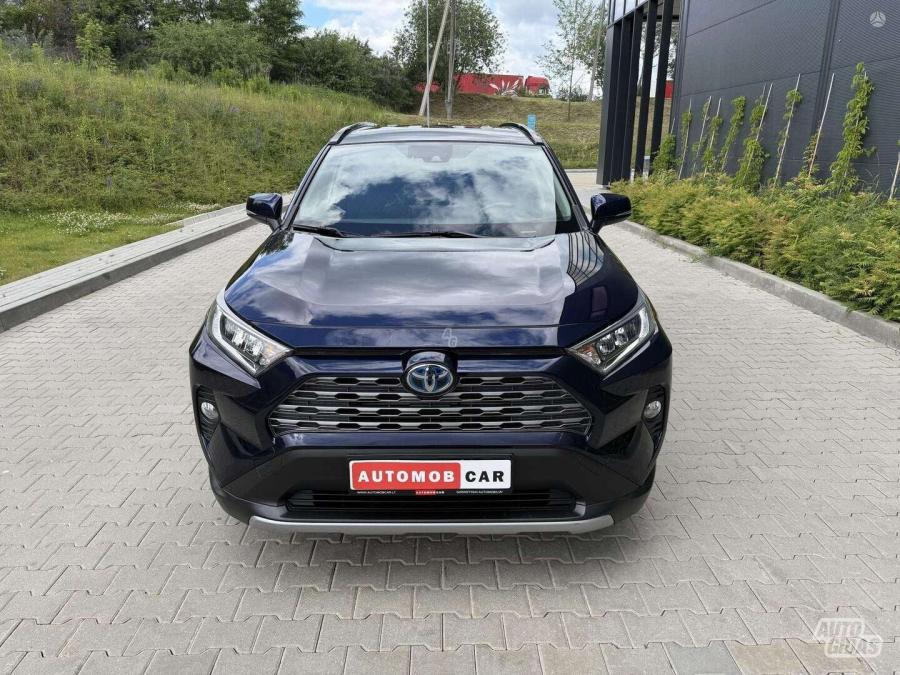 Blue Toyota RAV4 2020 in Vilnius, with an engine capacity of 2.50 L and mileage of 65 thousand km for 27950 €, photo 4 on AUTOMOTO.COM.LV