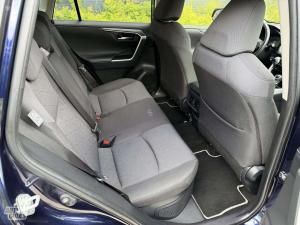 Blue Toyota RAV4 2020 in Vilnius, with an engine capacity of 2.50 L and mileage of 65 thousand km for 27950 €, photo 19 on AUTOMOTO.COM.LV