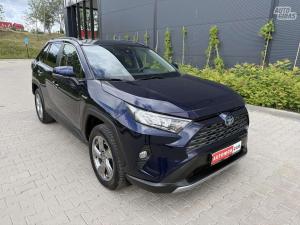Zils Toyota RAV4 2020 Viļņa, ar dzinēja tilpumu 2.50 L un nobraukumu 65 tūkst. km par 28500 €, foto  vietnē AUTOMOTO.COM.LV