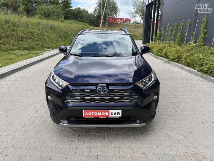 Blue Toyota RAV4 2020 in Vilnius, with an engine capacity of 2.50 L and mileage of 65 thousand km for 28500 €, photo 4 on AUTOMOTO.COM.LV